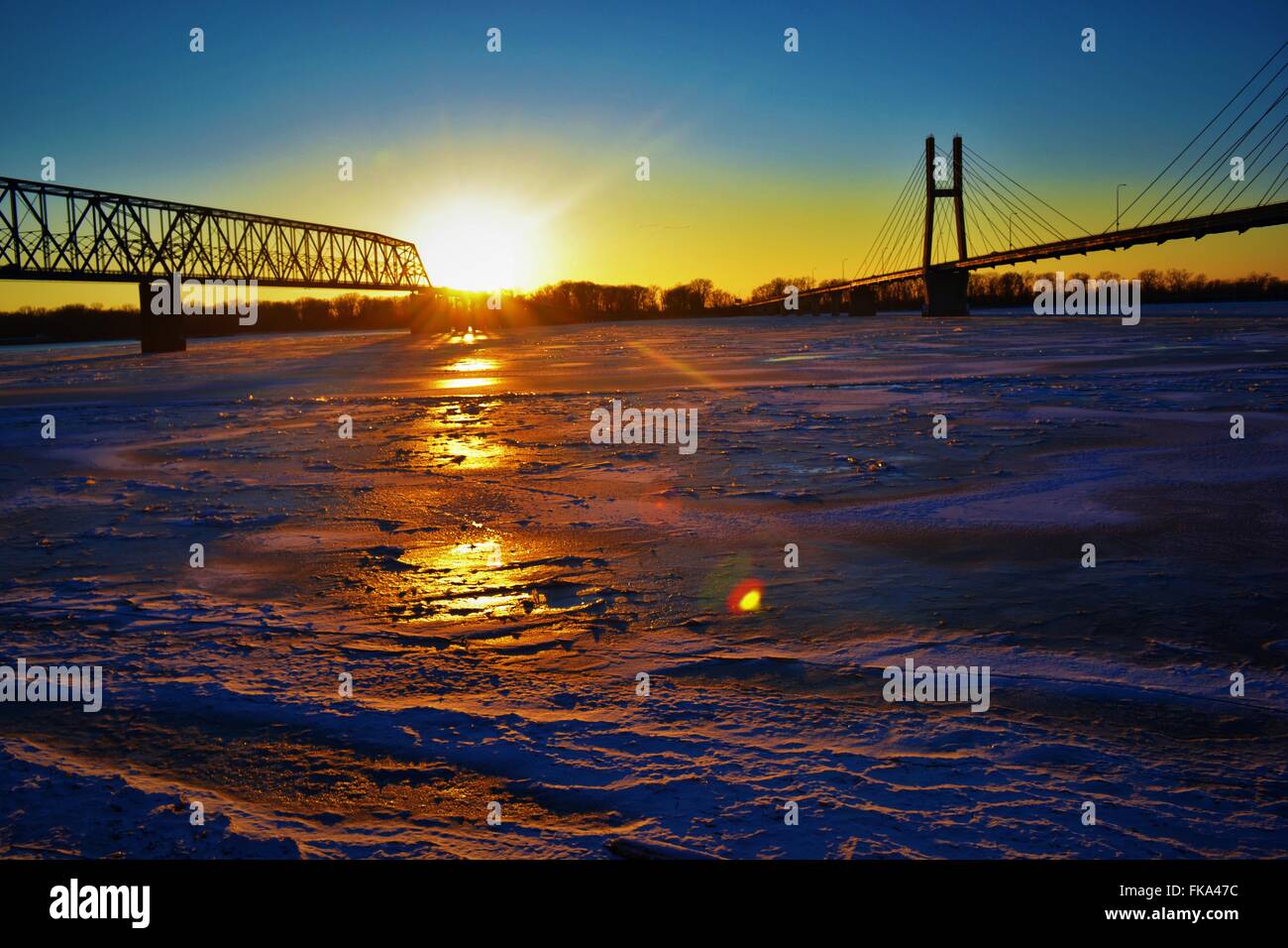 Sun bridges hi-res stock photography and images - Alamy