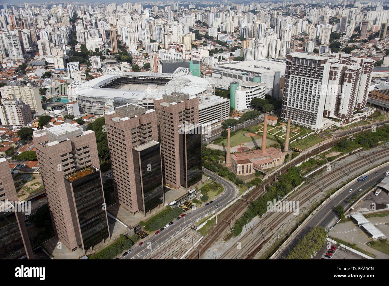 Commercial buildings on Avenida Francisco Matarazzo and Estadio ...
