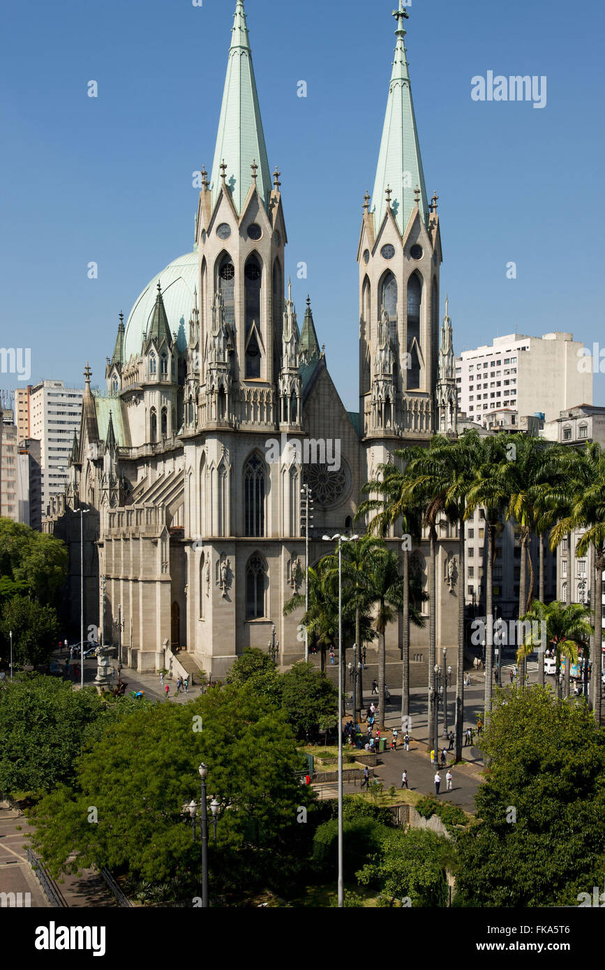 Side view of the Sao Paulo Metropolitan Cathedral - Cathedral in the ...