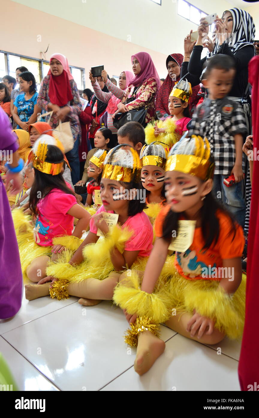 Dancing and singing kids contest in Jakarta, Indonesia Stock Photo - Alamy