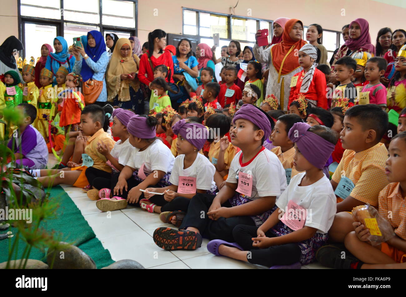 Dancing and singing kids contest in Jakarta, Indonesia Stock Photo - Alamy