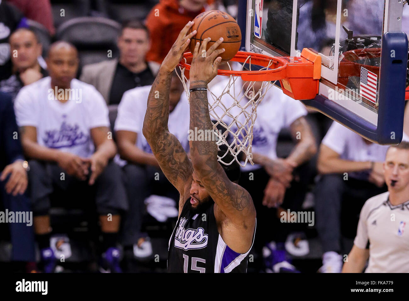 Sacramento kings basketball hi-res stock photography and images - Alamy