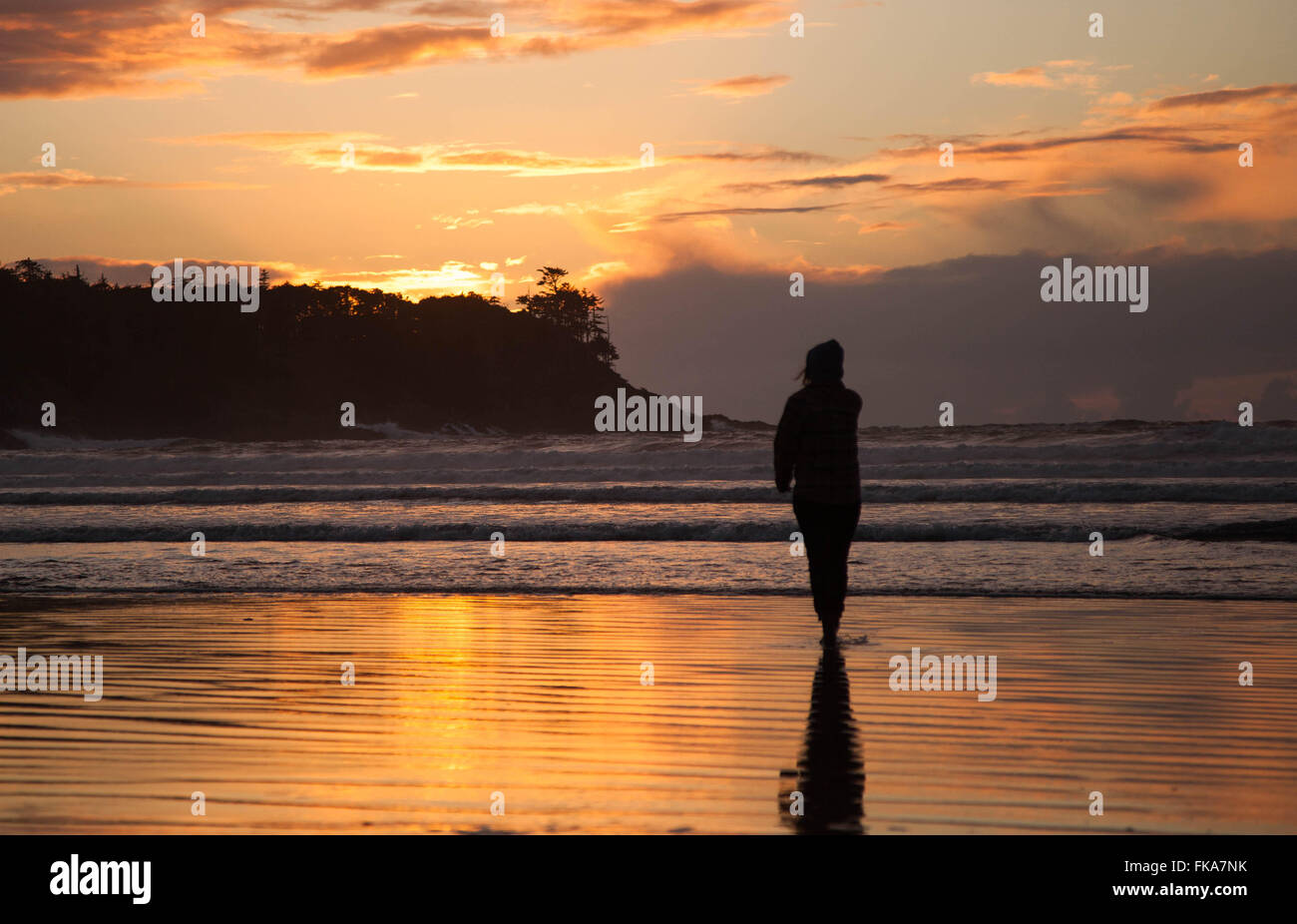 Beach sunset rest bay hi-res stock photography and images - Alamy