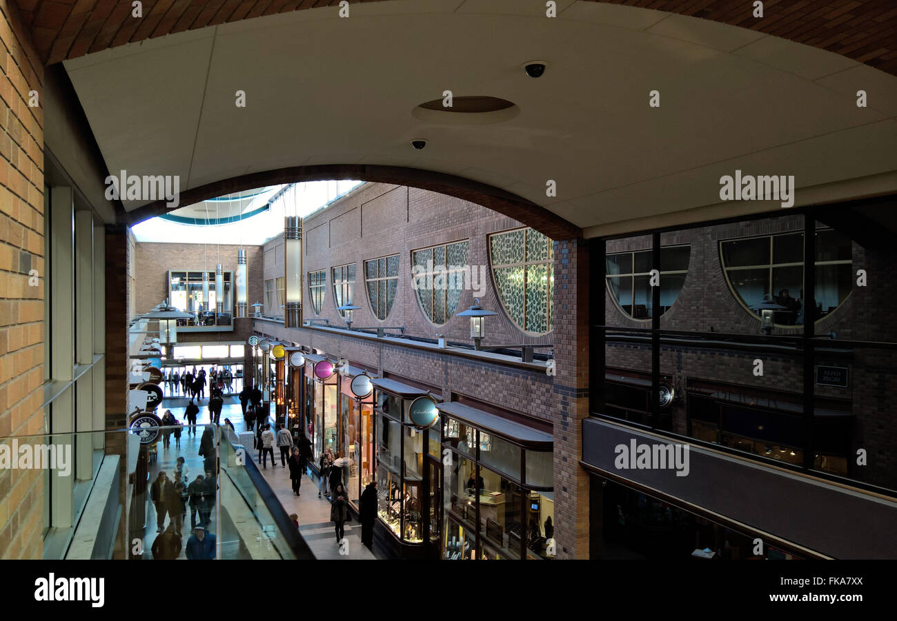 Solihull touchwood shopping centre hi-res stock photography and images ...