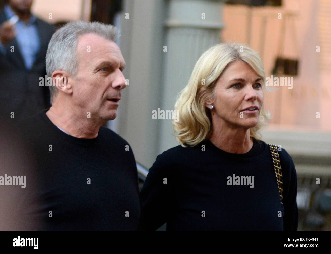 Jason Earles Og Kona Jennifer Og Barn