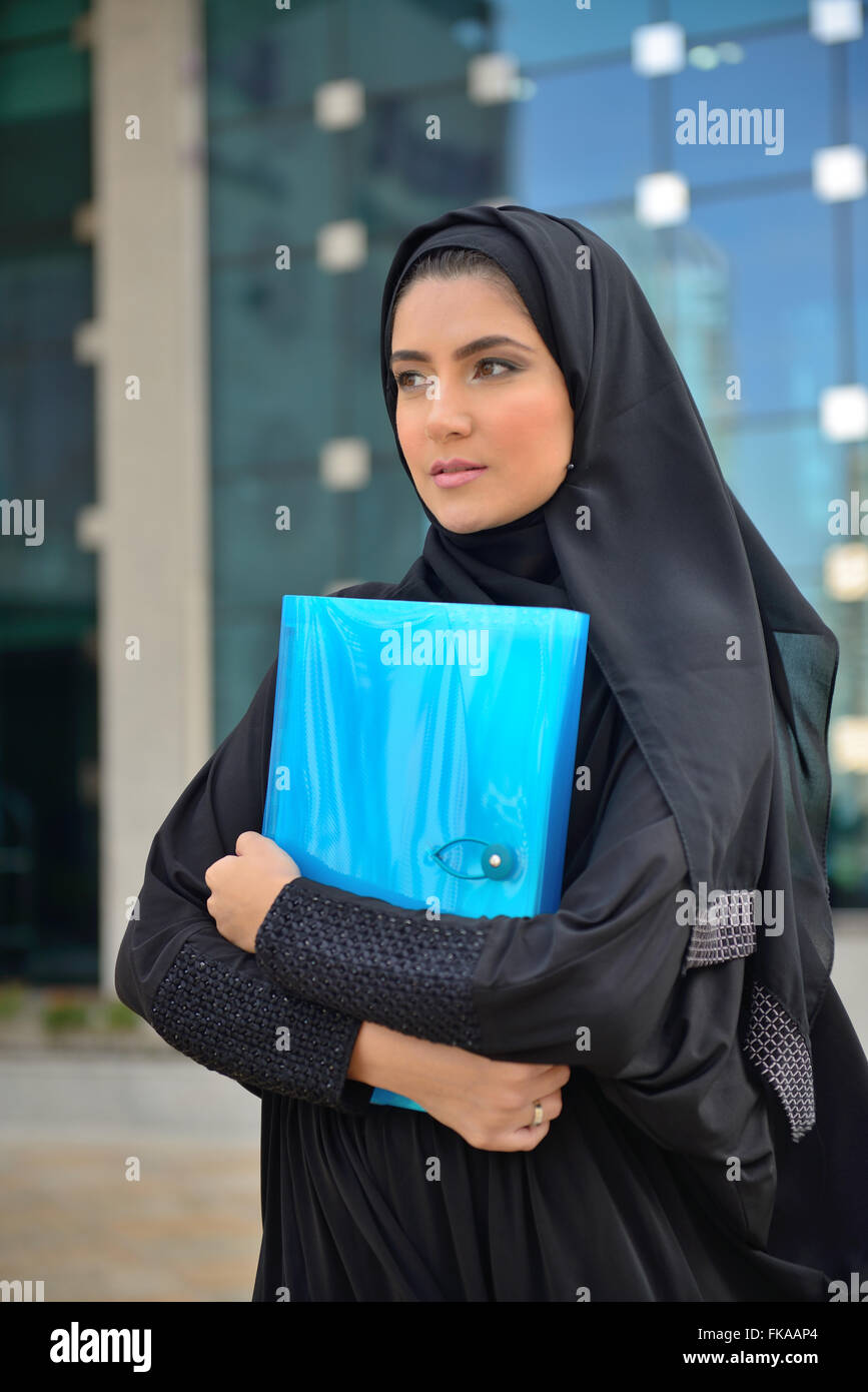 Young beautiful Emarati business woman Stock Photo - Alamy