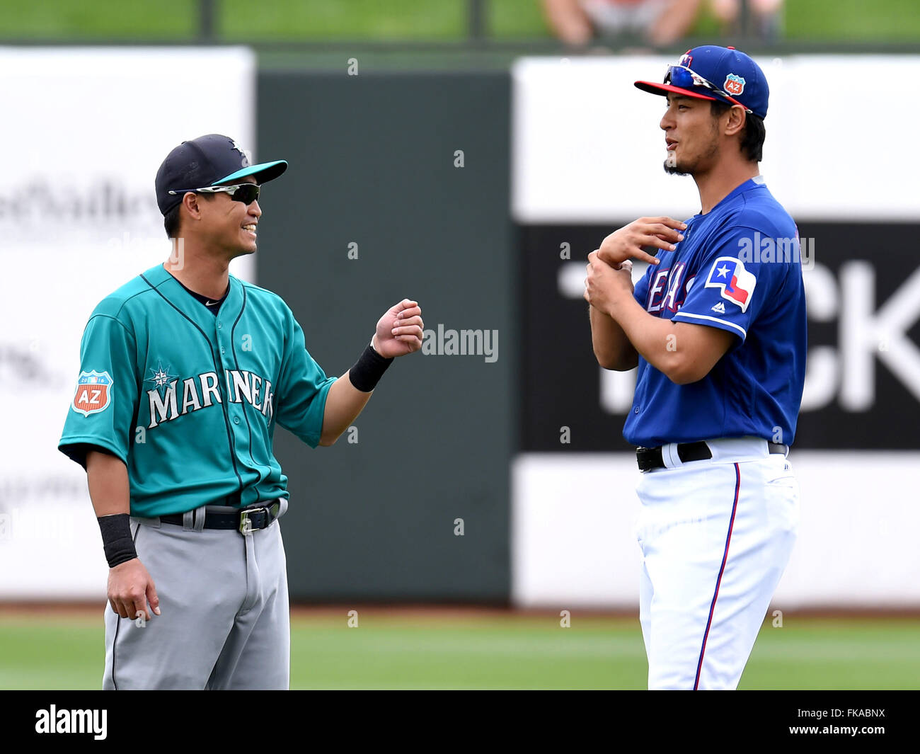 Surprise, Arizona, USA. 6th Mar, 2016. Norichika Aoki (Mariners), Yu ...