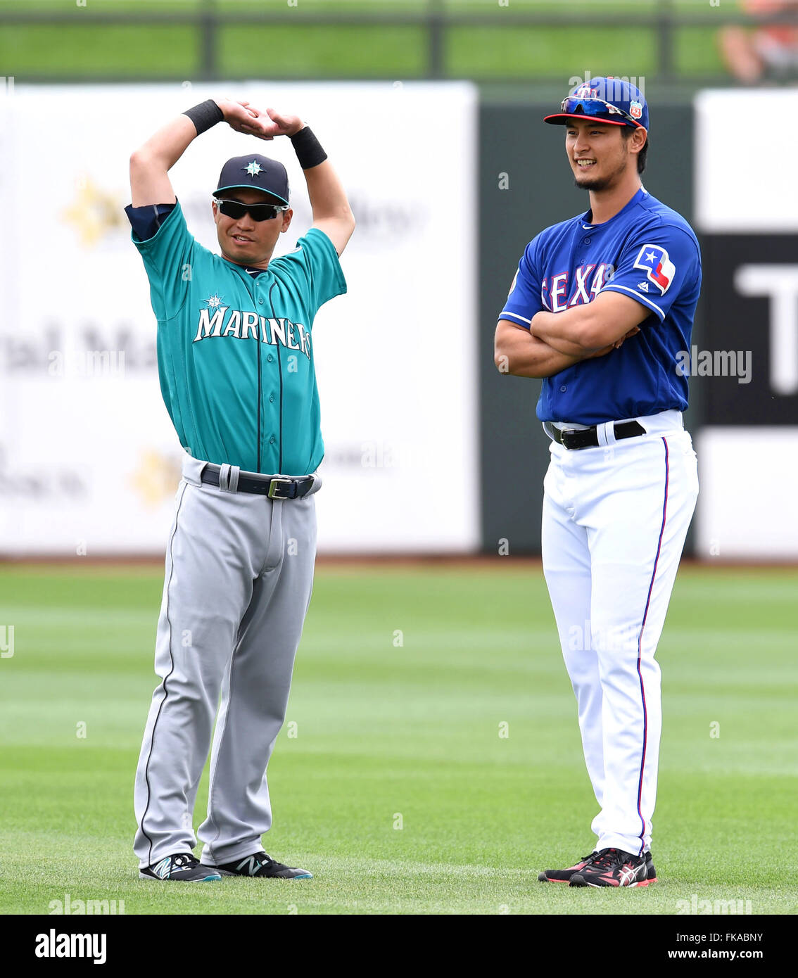 Surprise, Arizona, USA. 6th Mar, 2016. Norichika Aoki (Mariners), Yu ...