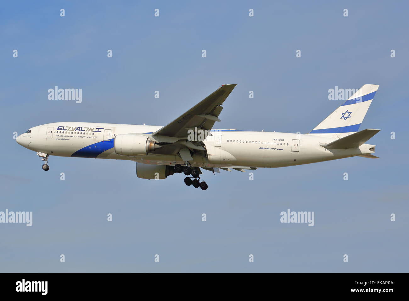El al boeing 777 hi-res stock photography and images - Alamy