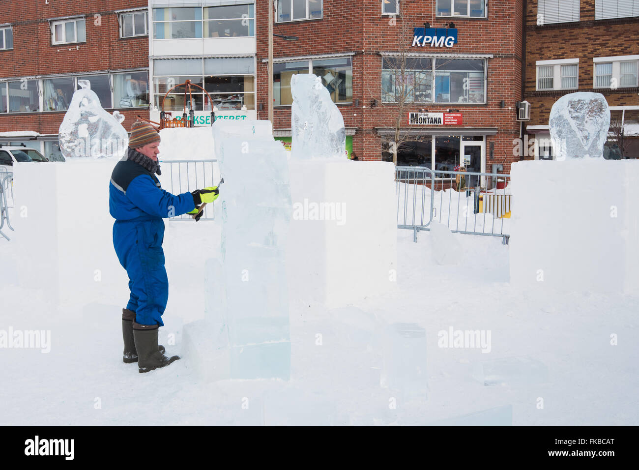 An ice sculptor at work in Alta, Norway Stock Photo - Alamy