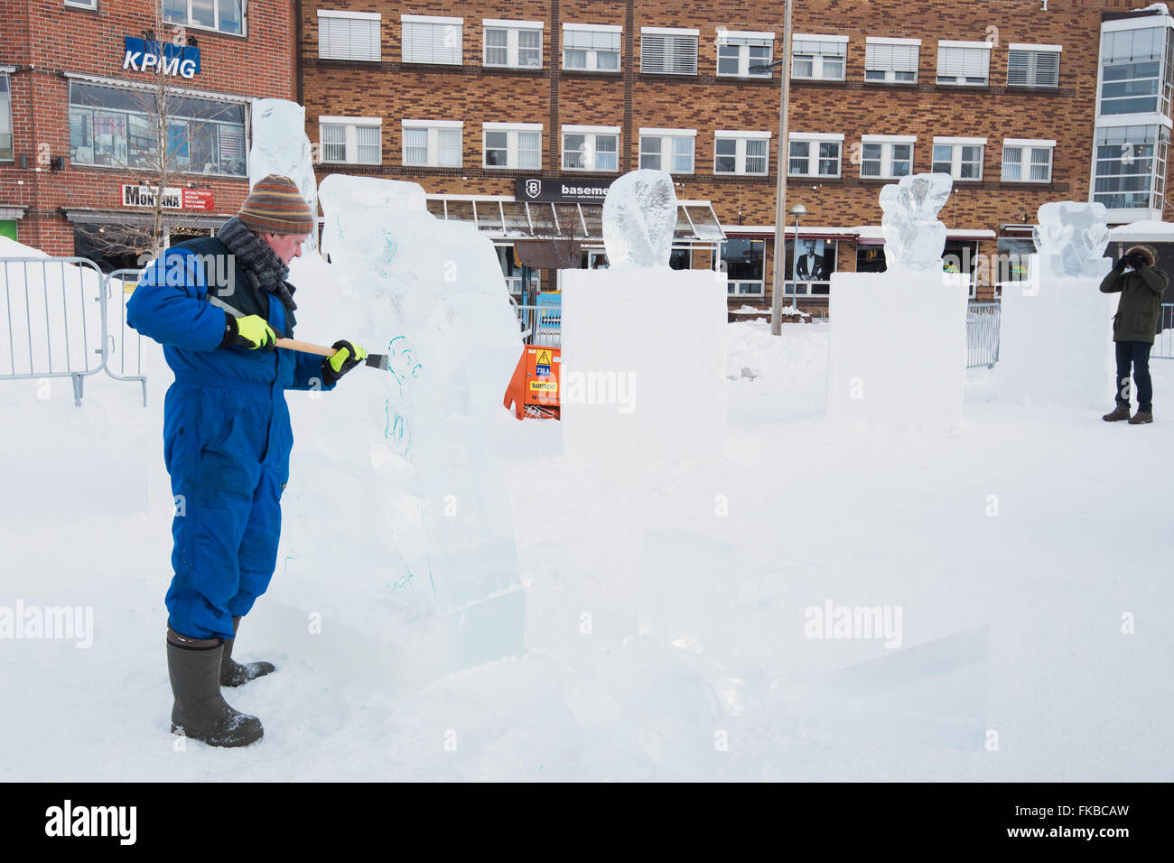 Ice sculpt hi-res stock photography and images - Alamy