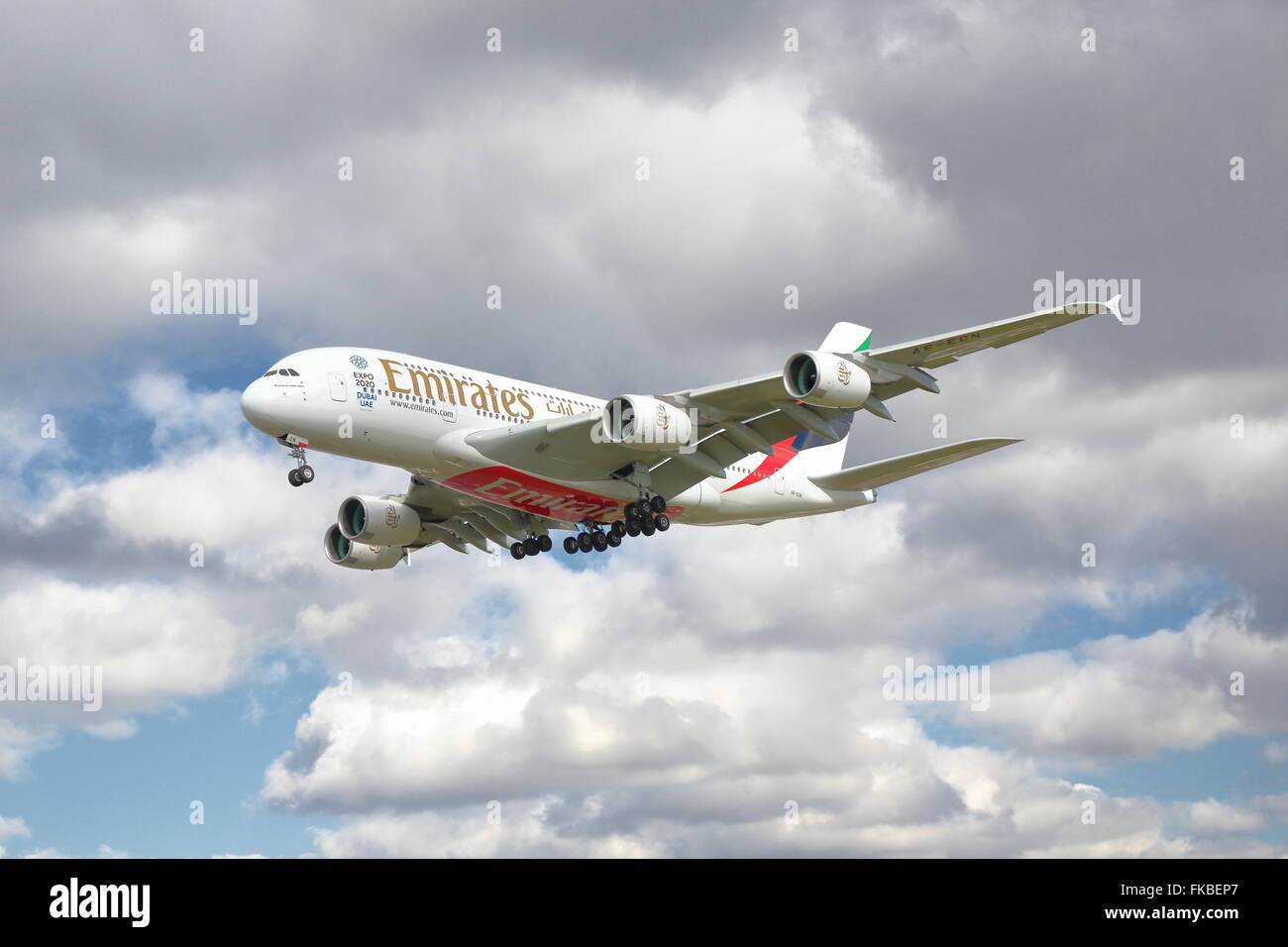 Emirates Airlines Airbus A380-800 A6-EON landing at London Heathrow ...