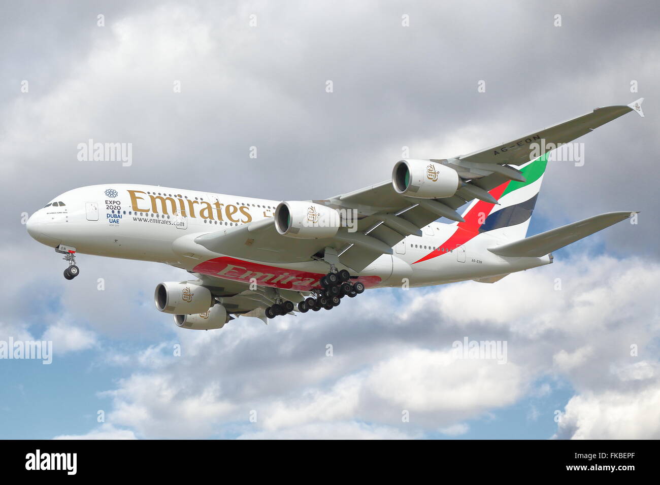 Emirates Airlines Airbus A380-800 A6-EON landing at London Heathrow ...