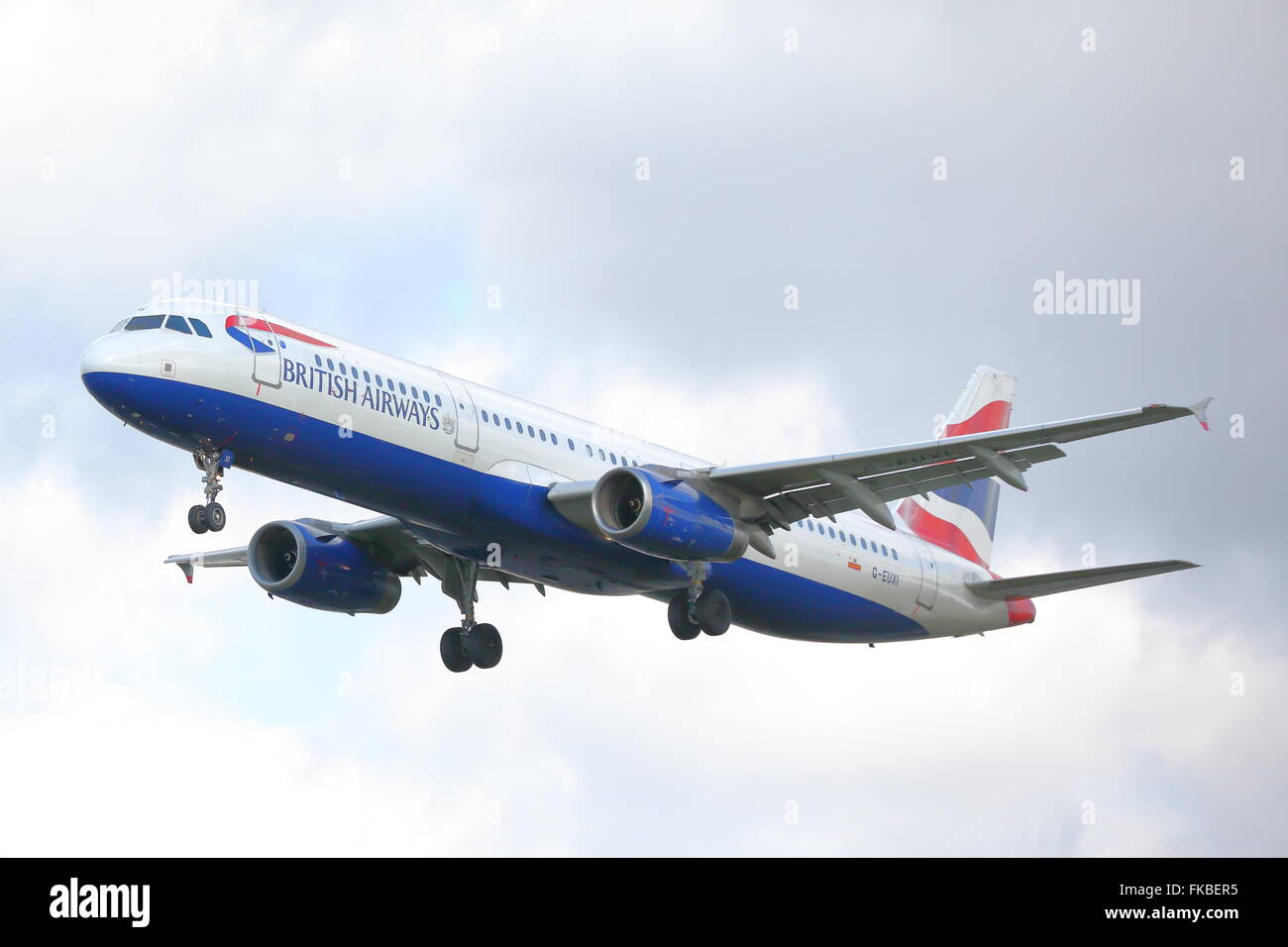 British airways a321 flying hi-res stock photography and images - Alamy
