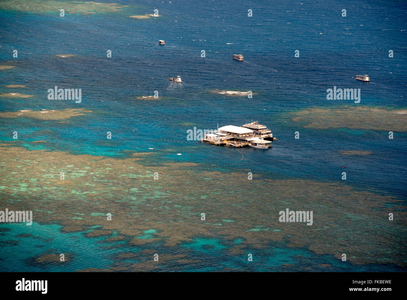 Reef platform hi-res stock photography and images - Alamy