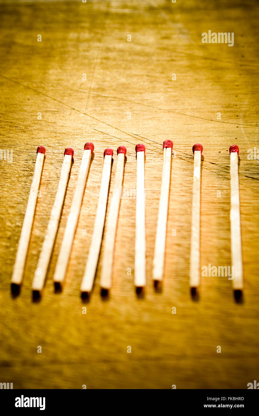 Row of matches hi-res stock photography and images - Alamy