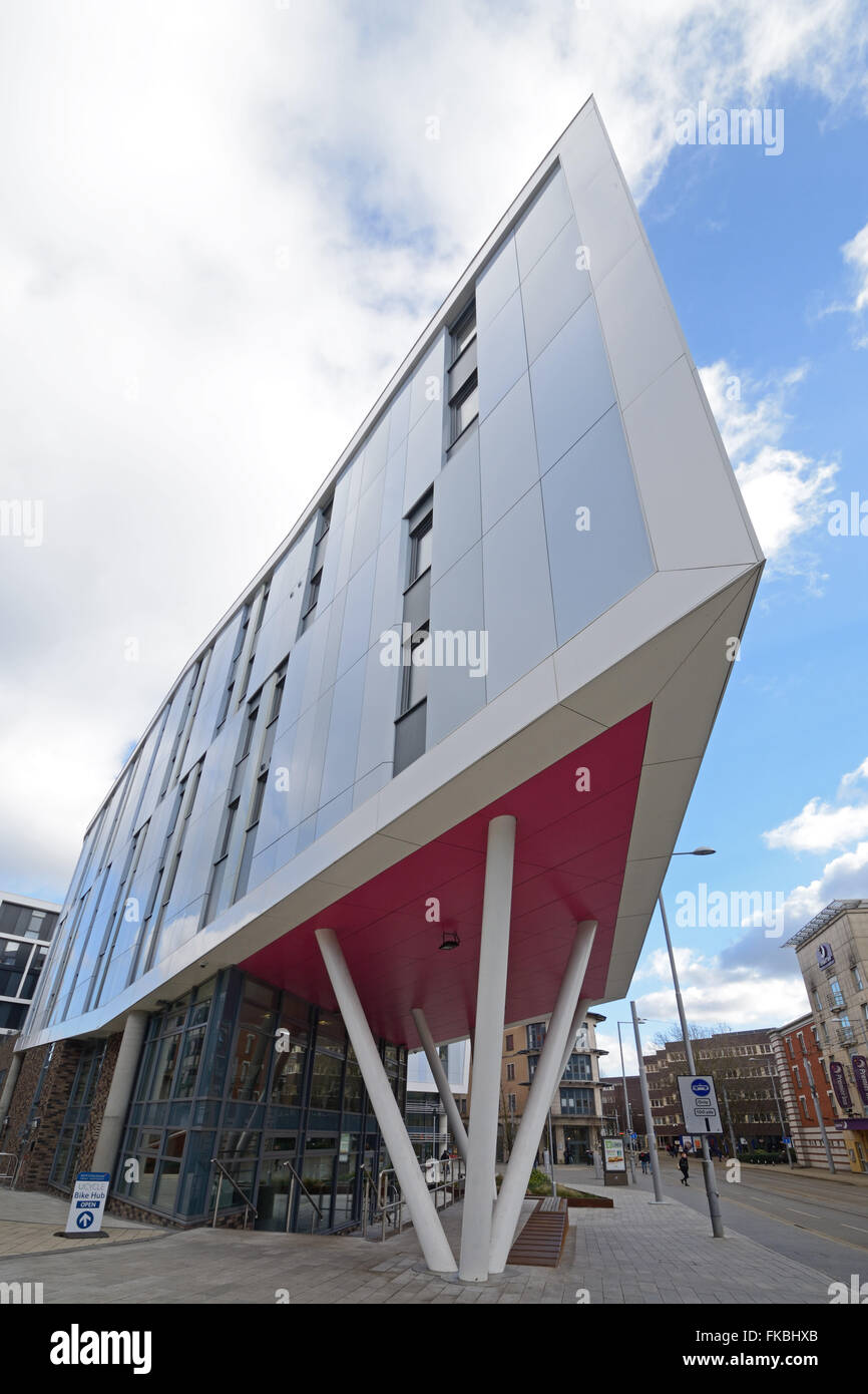 Triangular building hi-res stock photography and images - Alamy