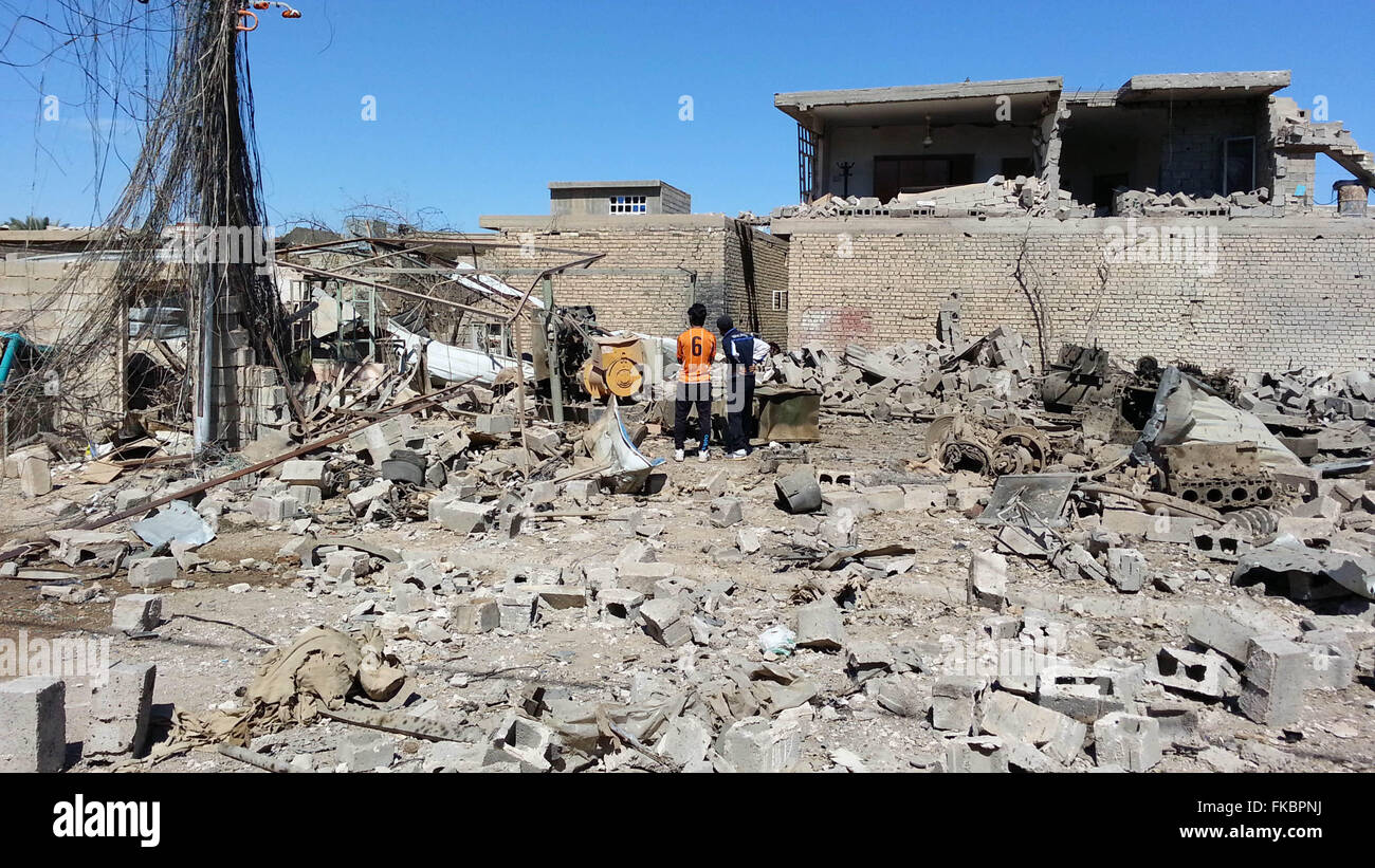 Fallujah building islamic state hi-res stock photography and images - Alamy