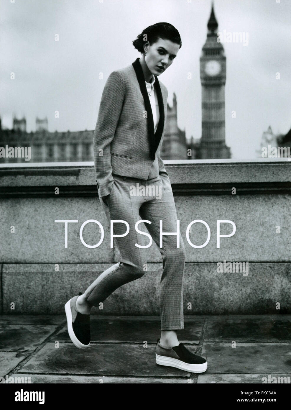 Big advert hi-res stock photography and images - Alamy