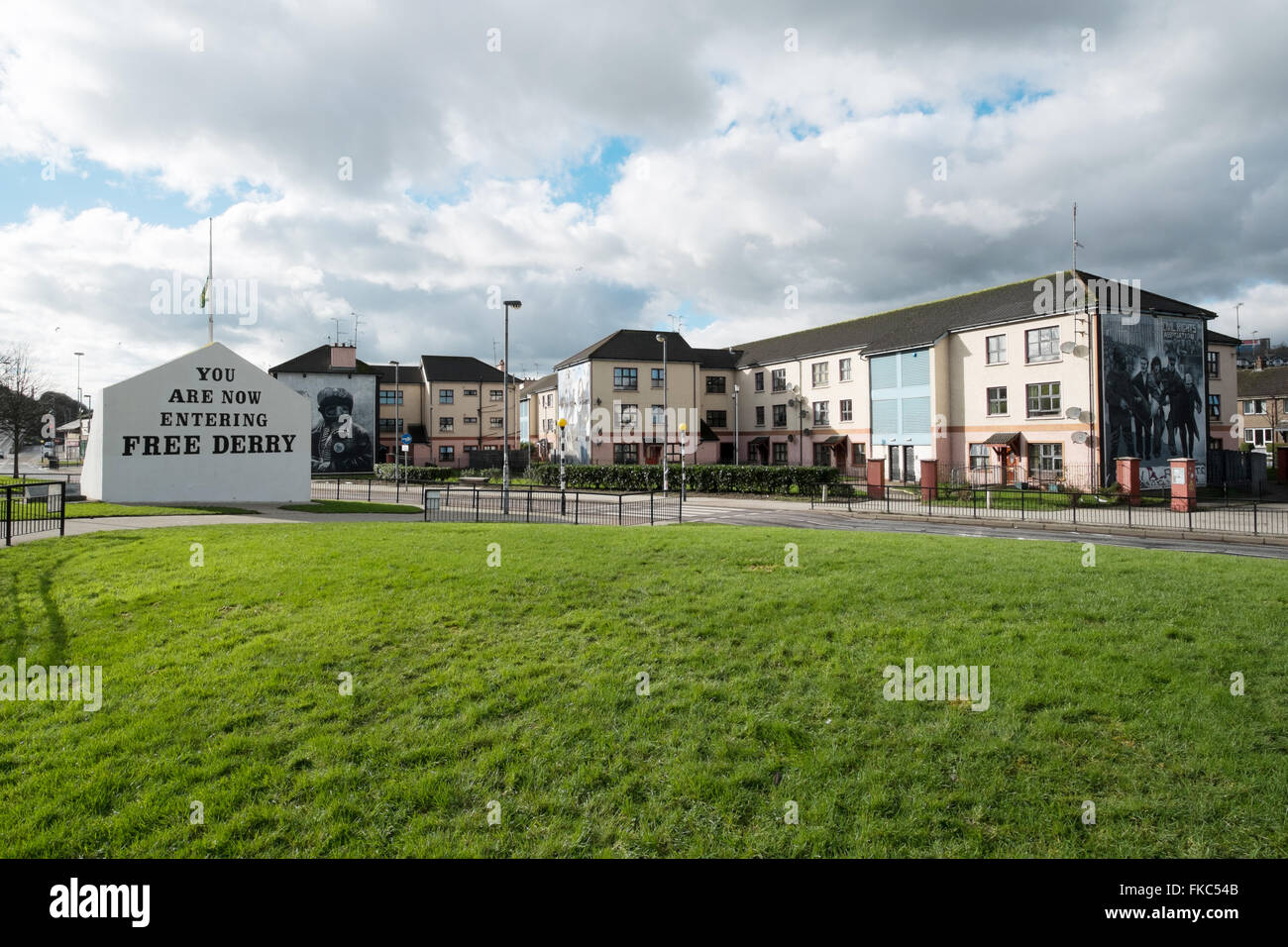 Free derry corner and murals hi-res stock photography and images - Alamy