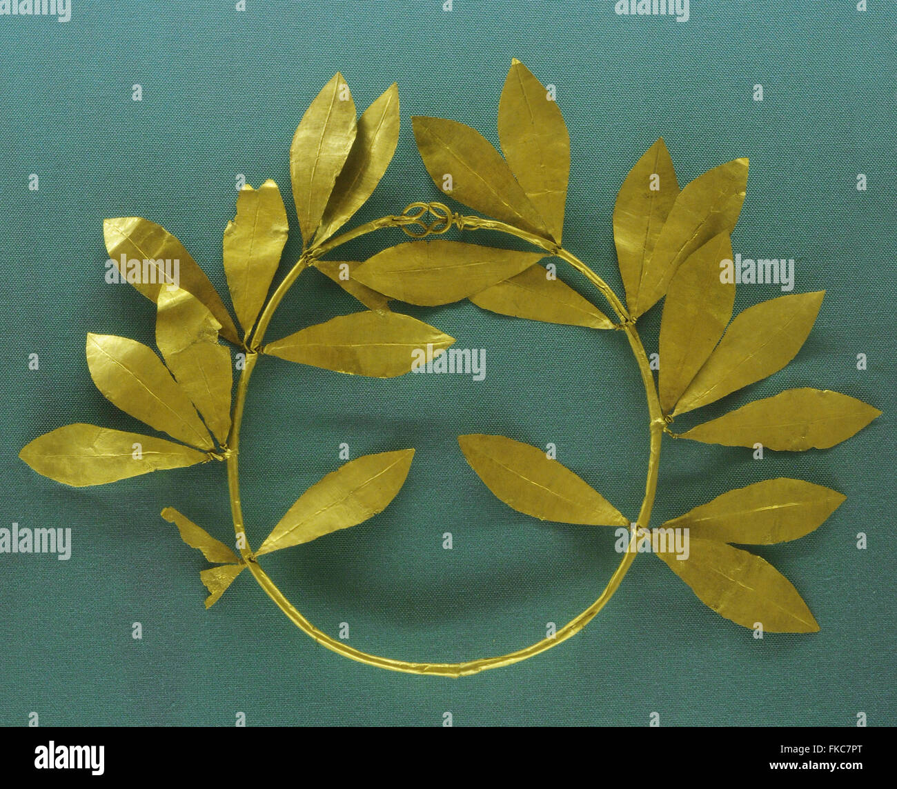 Greek laurel wreath hi-res stock photography and images - Alamy