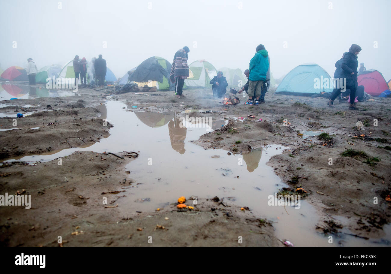 Wade through mud hi-res stock photography and images - Alamy