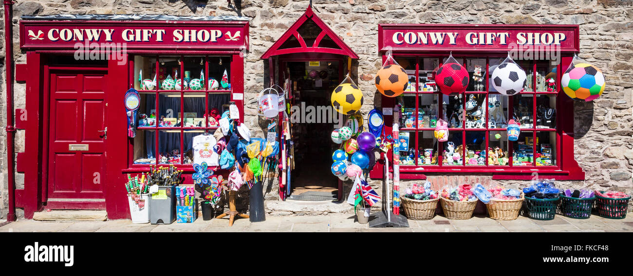 A gift shop sign signs hi-res stock photography and images - Alamy