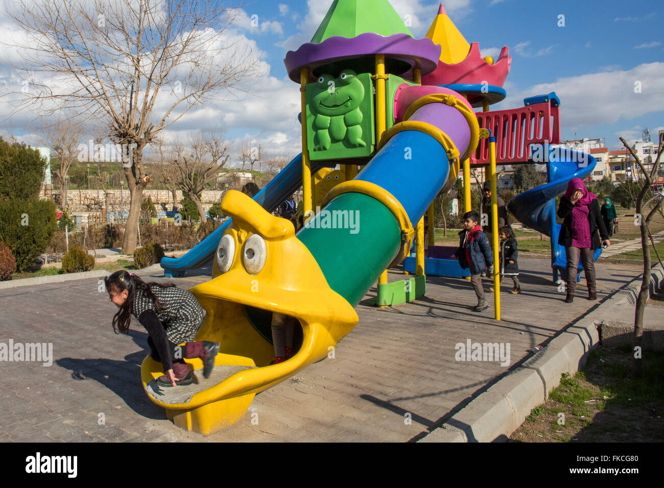 Iraqi children playing hi-res stock photography and images - Alamy