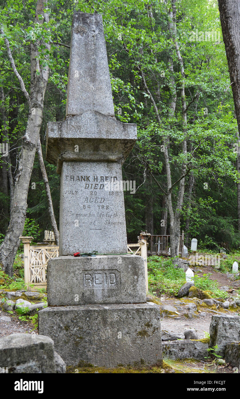 The tombstone of Frank Reid in the Gold Rush Cemetery in Skagway ...