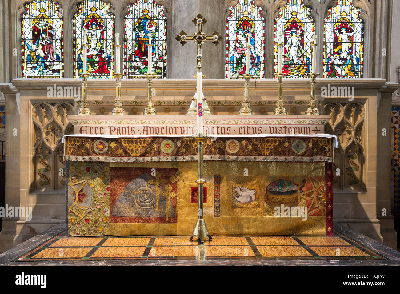 Dorchester abbey east window and altar. Dorchester on Thames, Oxfordshire, England Stock Photo ...
