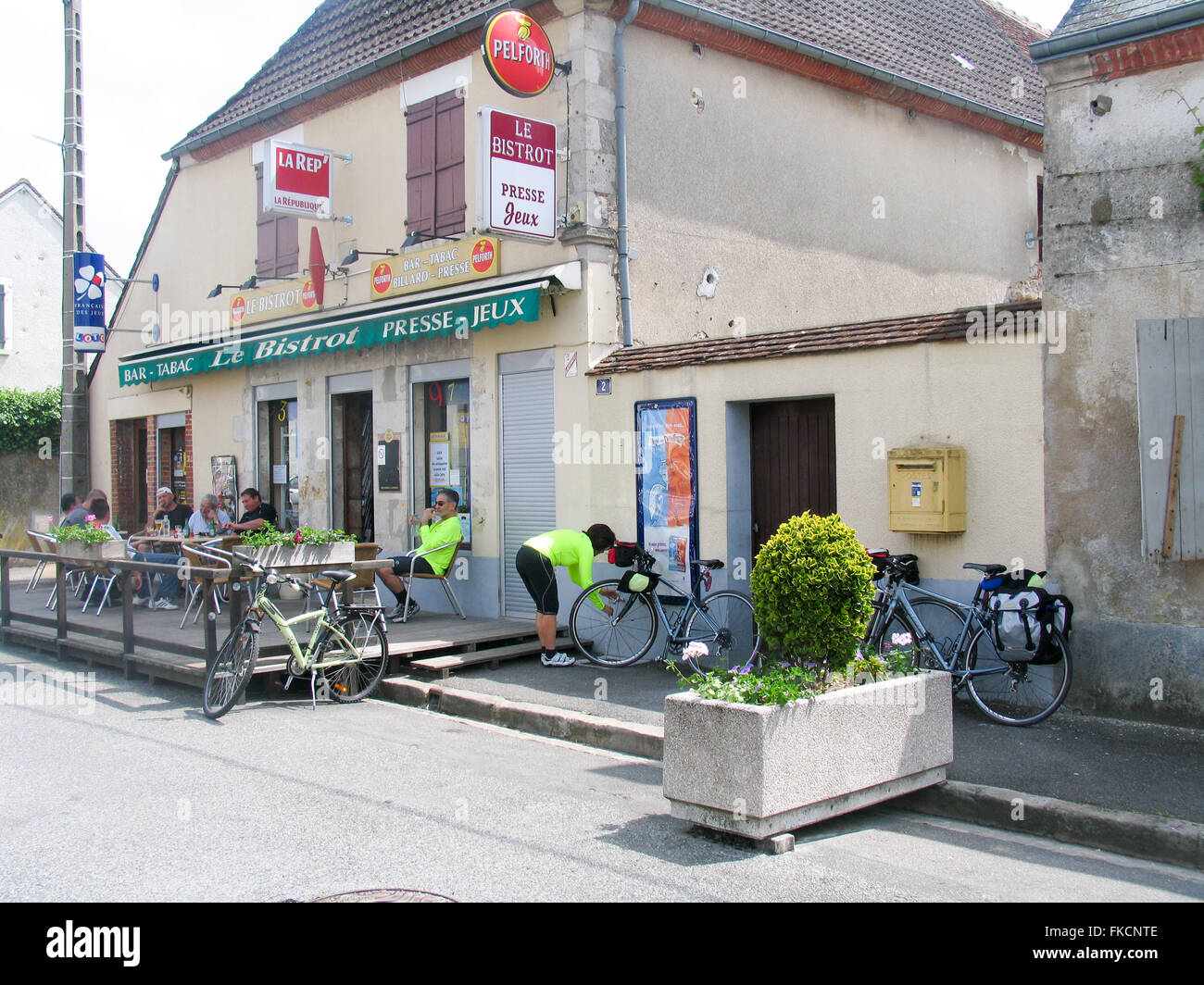 French woman sitting outside cafe hi-res stock photography and images ...