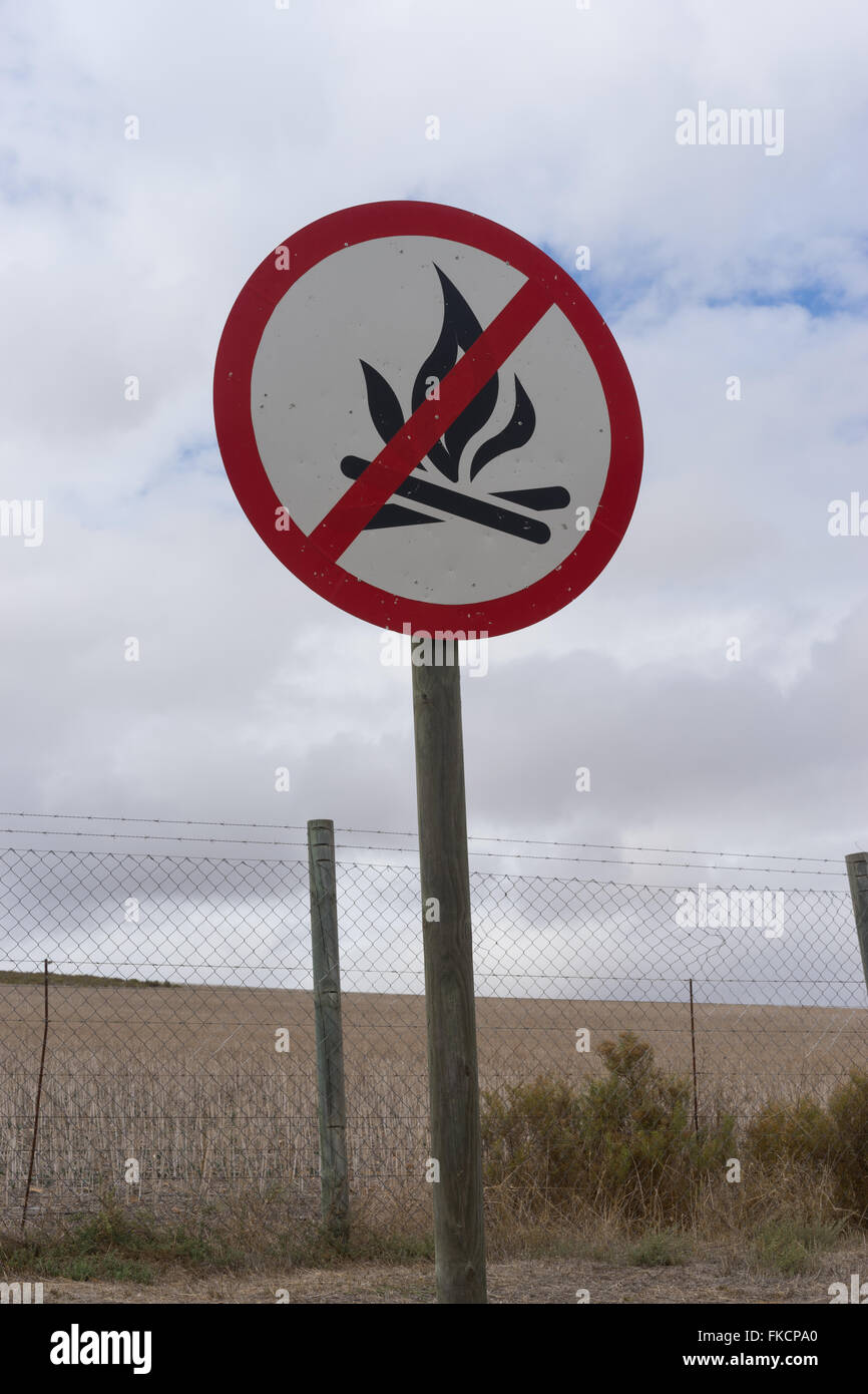 No fires allowed sign on roadside Stock Photo - Alamy