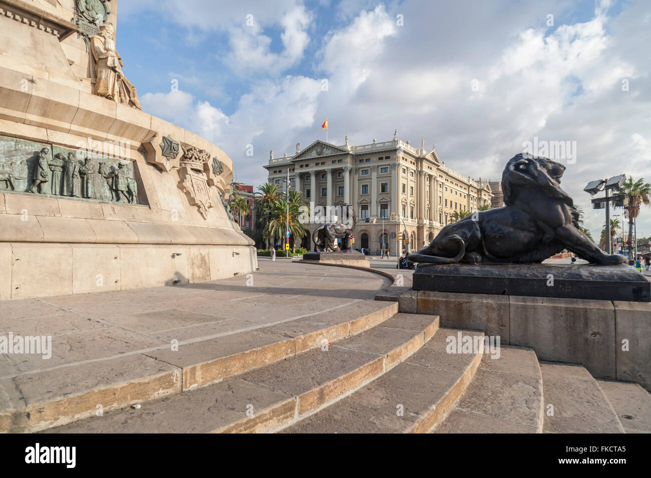 Barcelona spain lion statue hi-res stock photography and images - Alamy