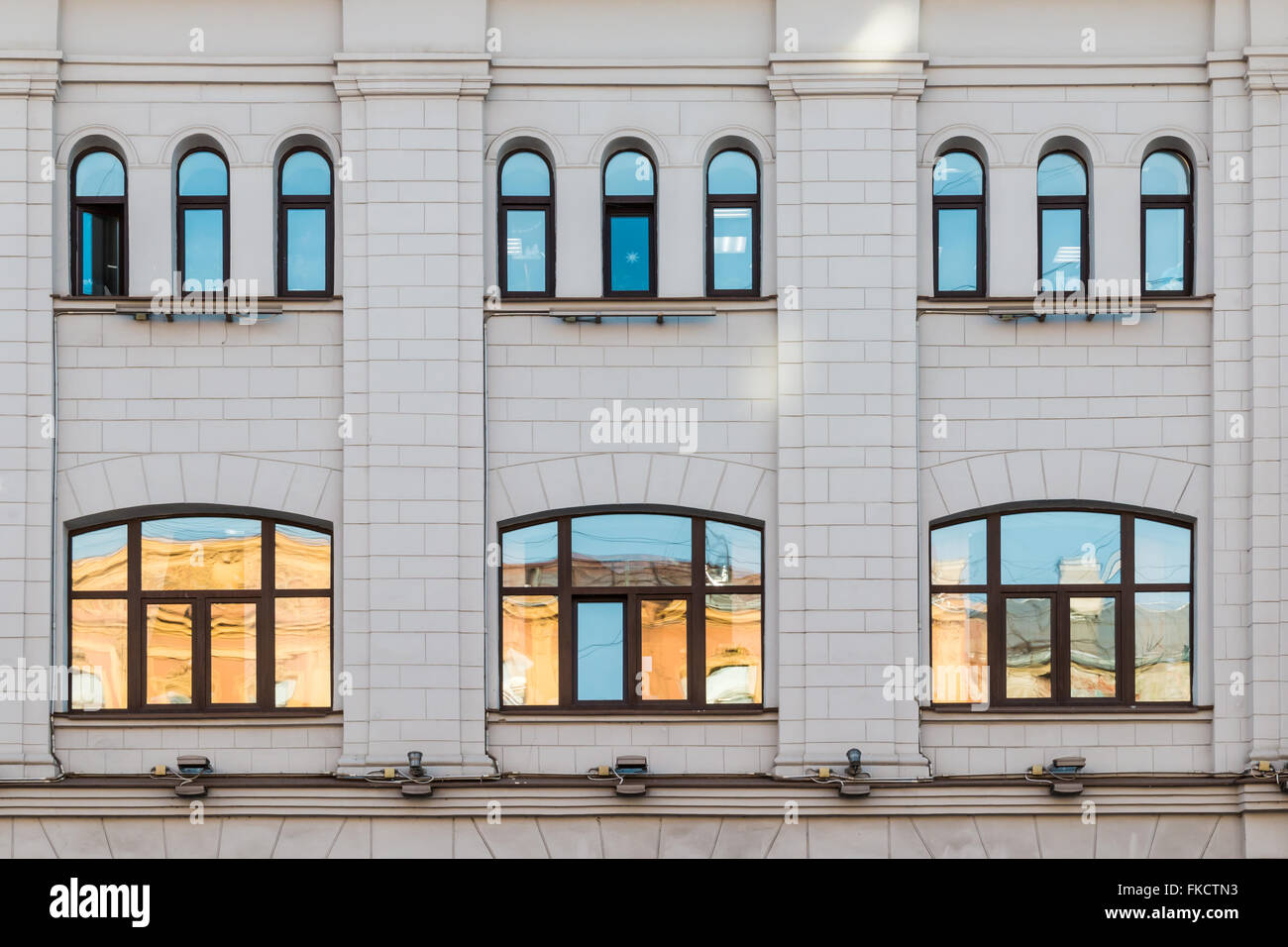 Concrete office building row windows hi-res stock photography and ...