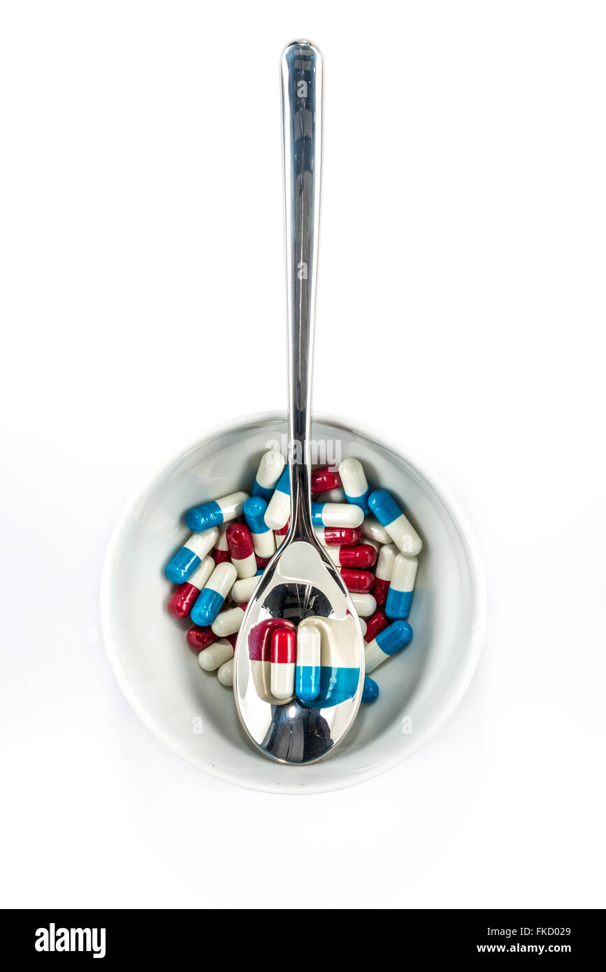 Capsule on bowl with Spoon medicine meal, Dieting lose weight Stock ...