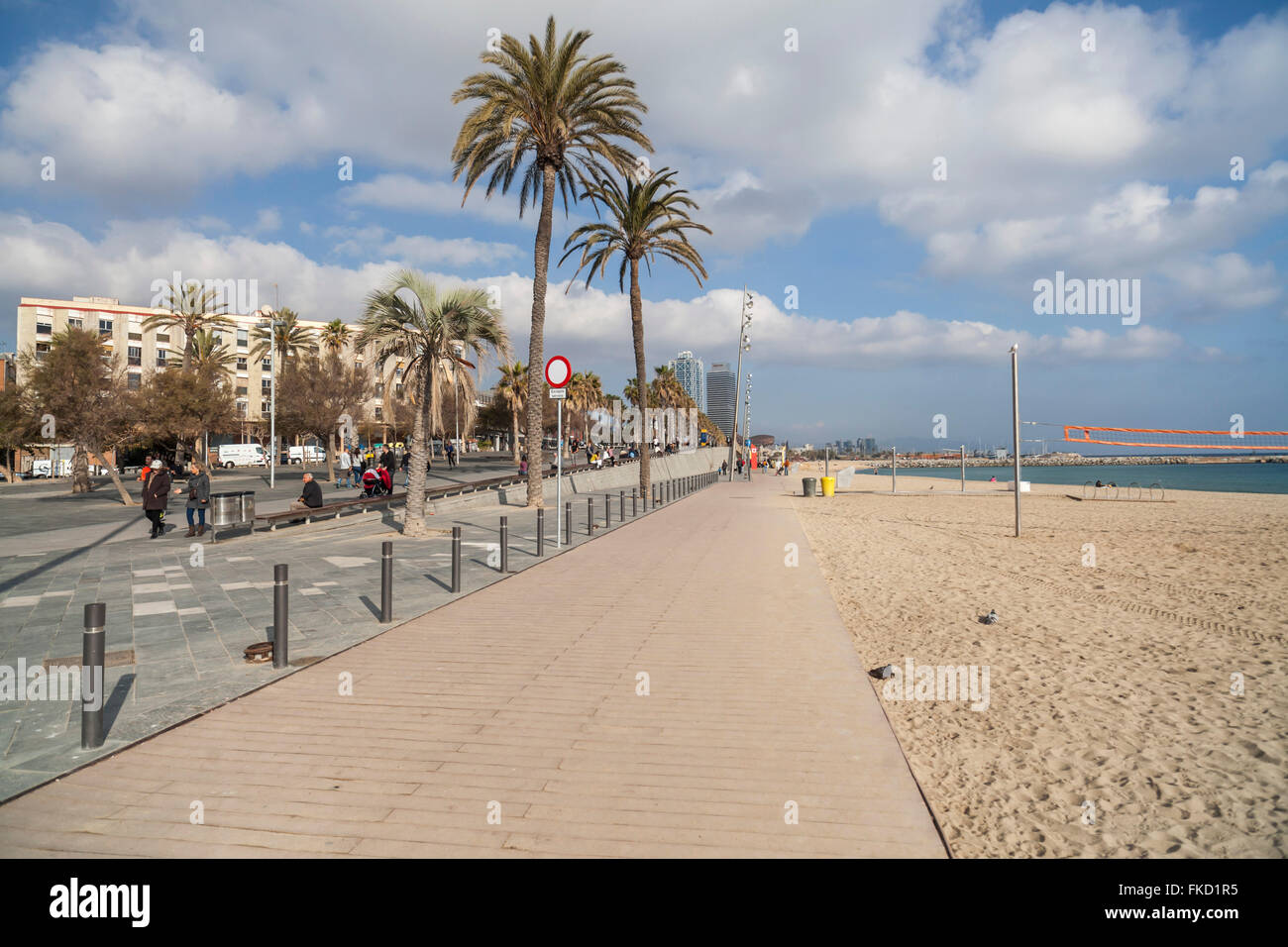 Barceloneta beach and paseo maritimo. Barcelona Stock Photo - Alamy