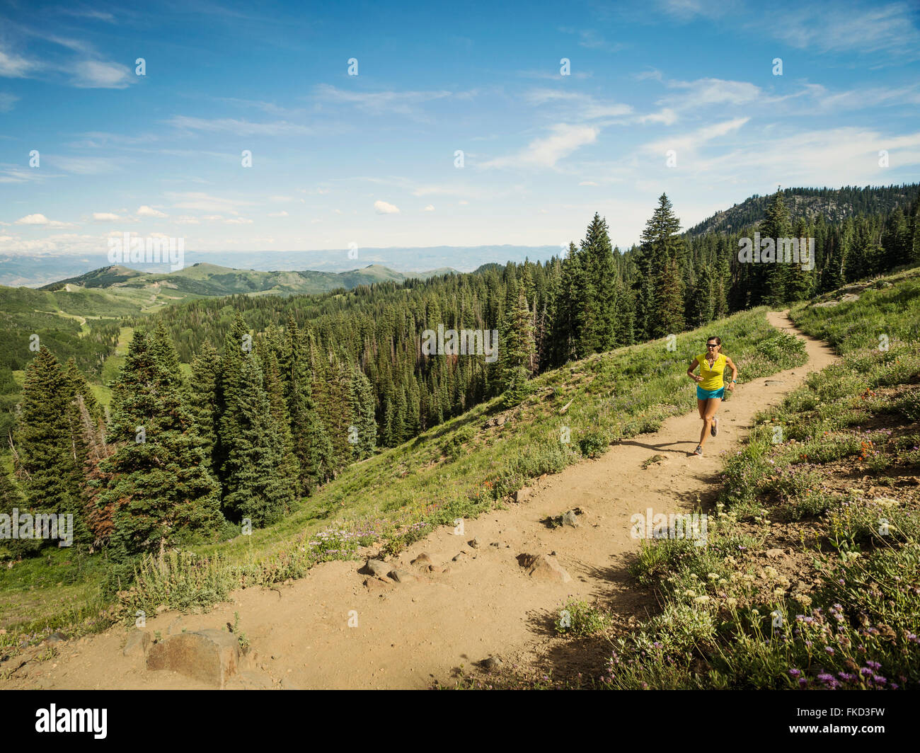 Running mountains hi-res stock photography and images - Alamy