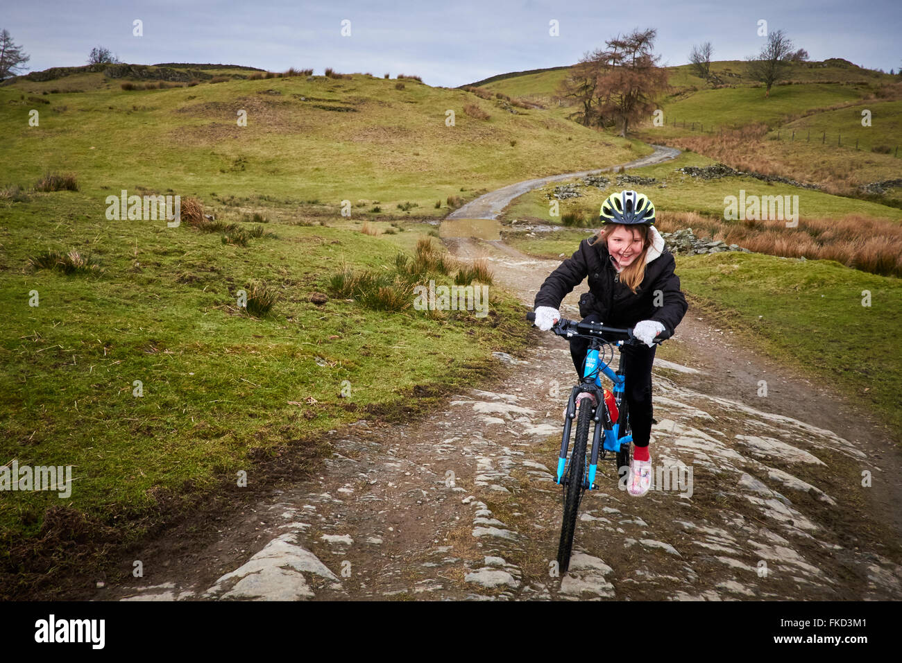 Girls on exercise bikes hi-res stock photography and images - Alamy