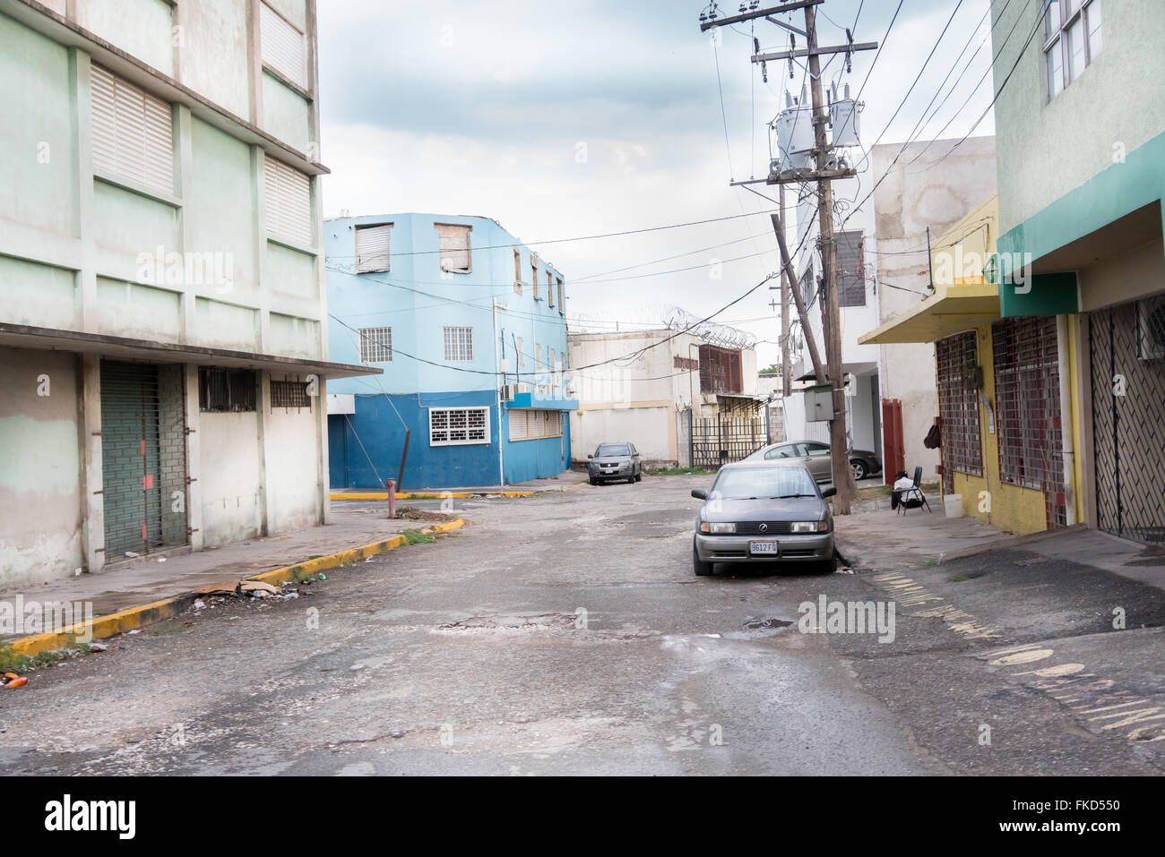 Car parked outside house hi-res stock photography and images - Alamy