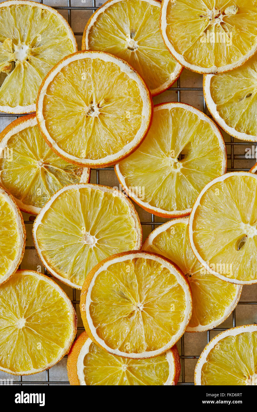 Slices of orange on cooling rack Stock Photo - Alamy