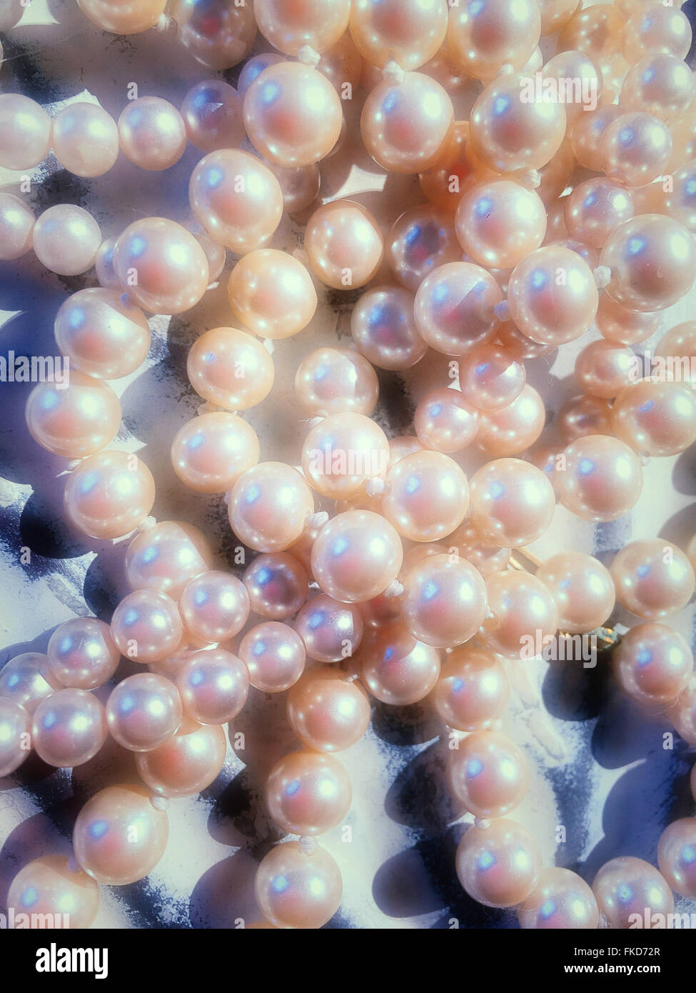 Pearl strings hi-res stock photography and images - Alamy