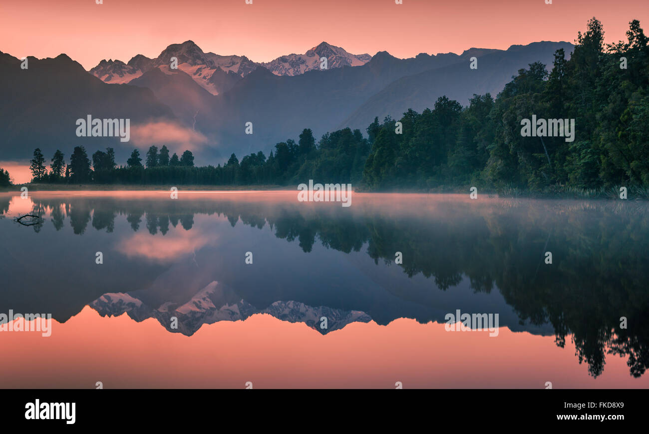 Sunrise Lake Matheson, South Island, New Zealand Stock Photo - Alamy
