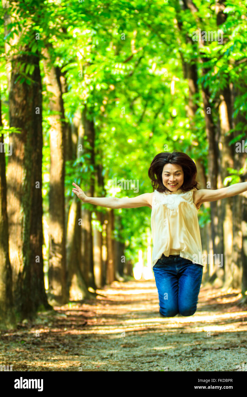 Alley through trees hi-res stock photography and images - Alamy