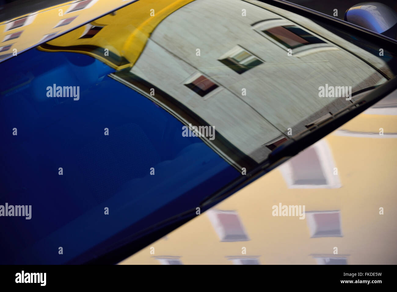 Car windshield hi-res stock photography and images - Alamy