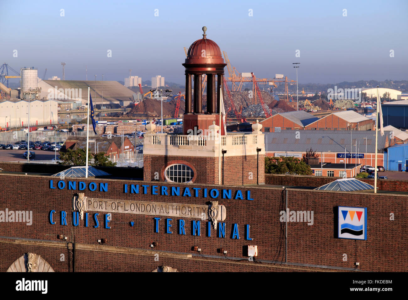 The london cruise terminal hi-res stock photography and images - Alamy
