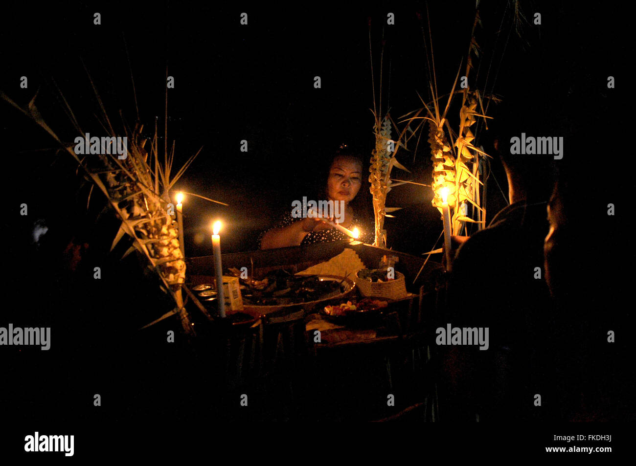 Banting, Malaysia. 08th Mar, 2016. Malaysian Mah Meri tribe people ...