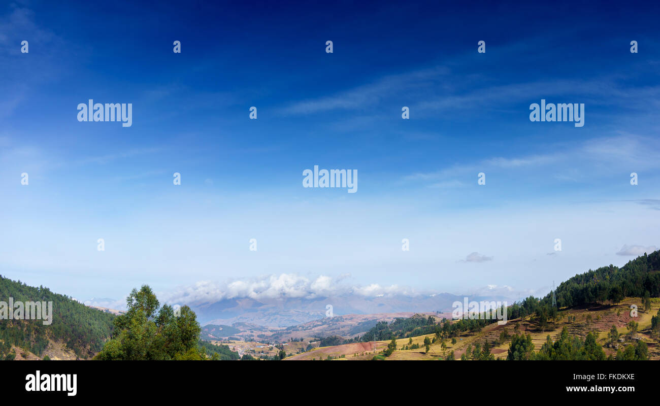 Blue sky and distant mountains hi-res stock photography and images - Alamy