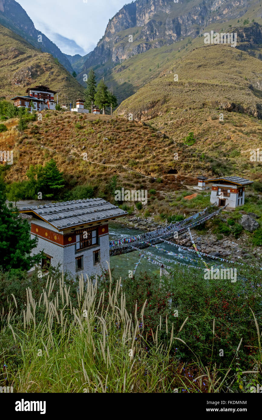 Prayer flags bhutan close hi-res stock photography and images - Alamy