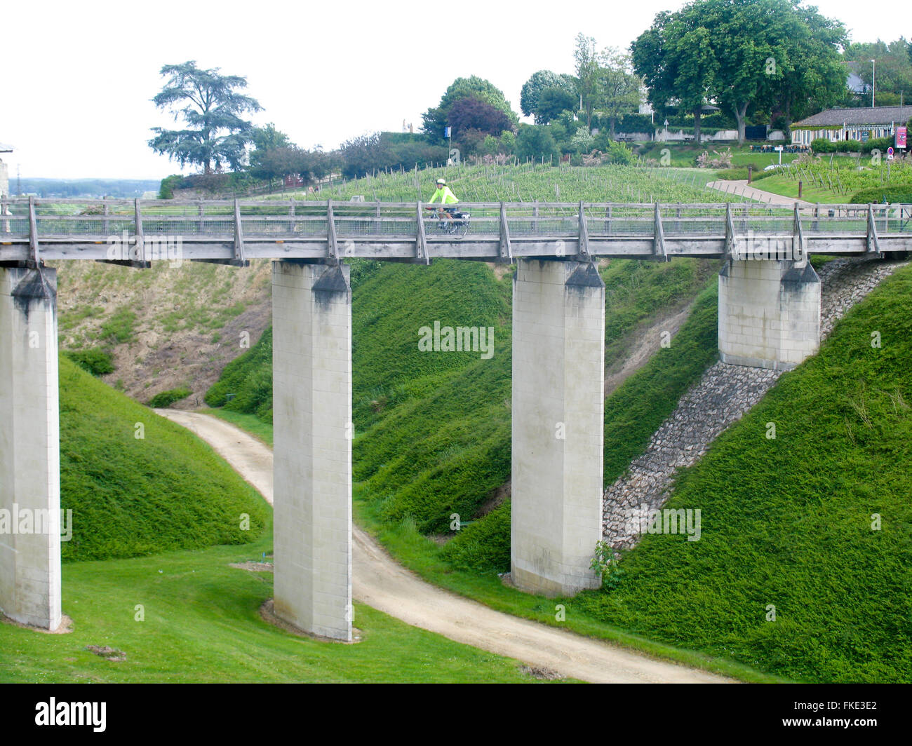 Moat crossing hi-res stock photography and images - Alamy