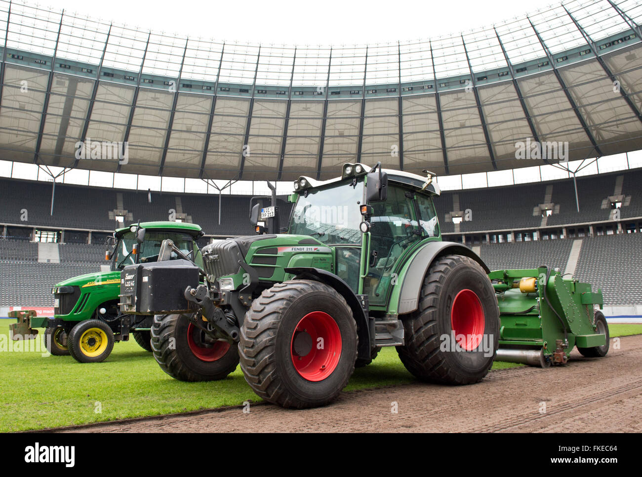 Square meters of grass hi-res stock photography and images - Alamy